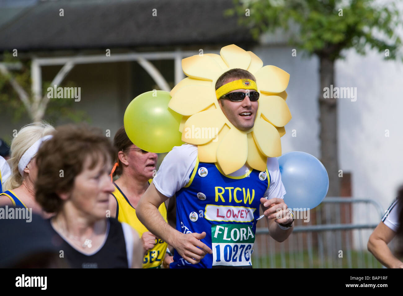 Round table charity event hi-res stock photography and images - Alamy