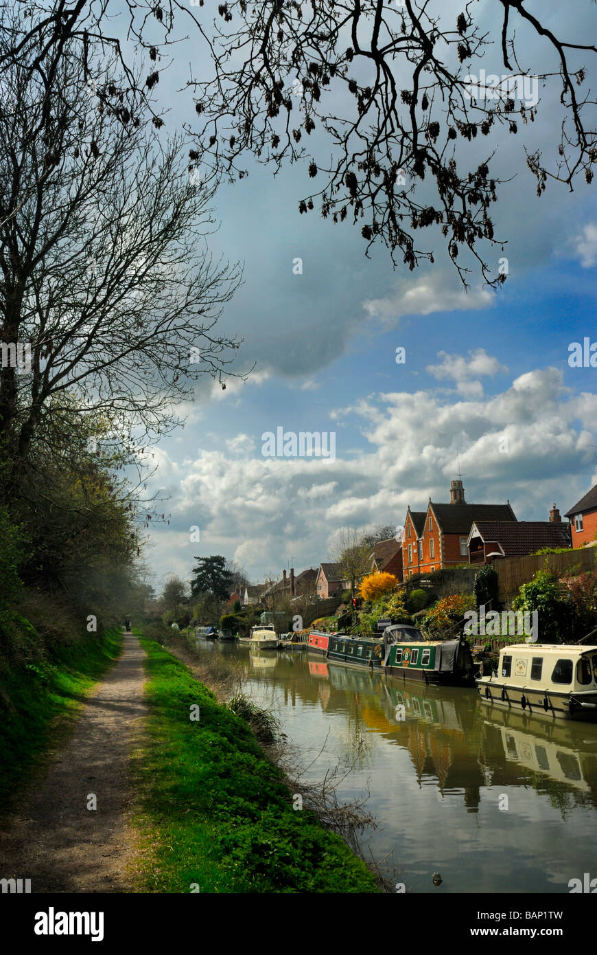 Devizes canal hi-res stock photography and images - Alamy