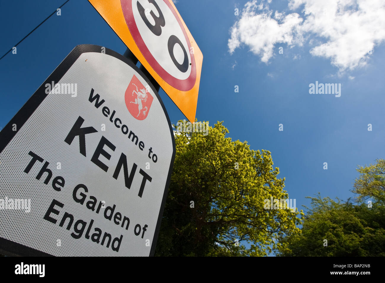 Welcome to Kent The Garden of England Sign Stock Photo - Alamy