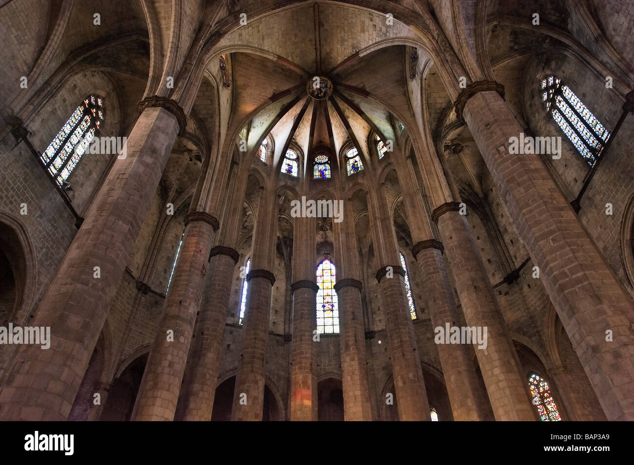 Basílica Santa Maria del Mar Ceiling of the gothic nave Barcelona ...