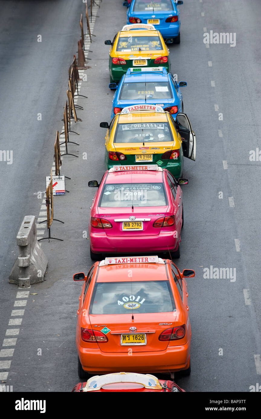 Colourful taxis hi-res stock photography and images - Alamy
