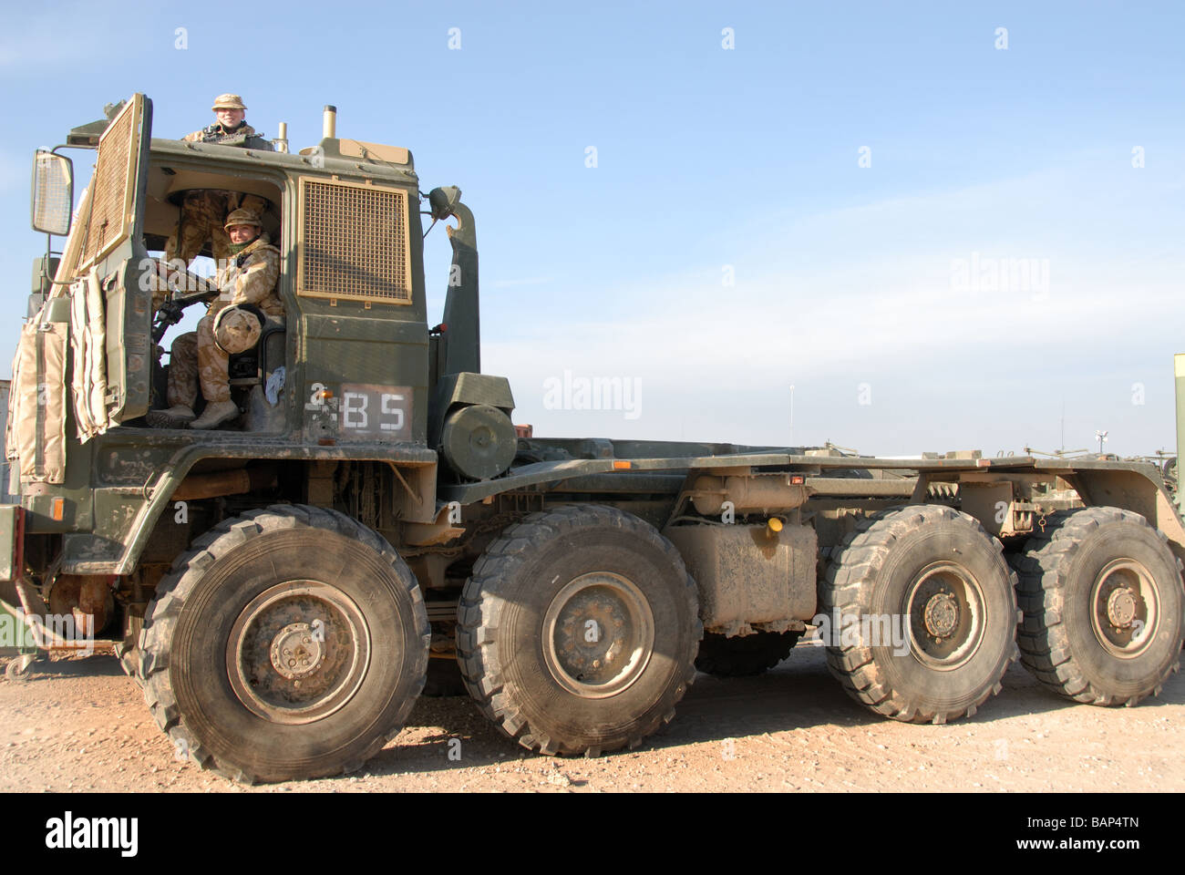 Kuwait women hi-res stock photography and images - Alamy