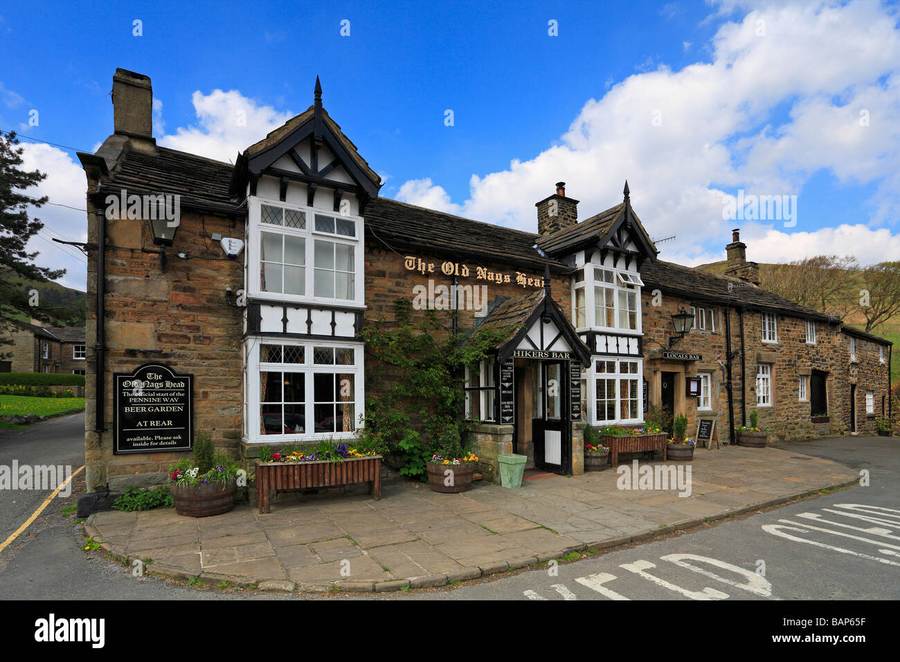 The Old Nags Head pub start of the Pennine Way at Edale, Derbyshire ...