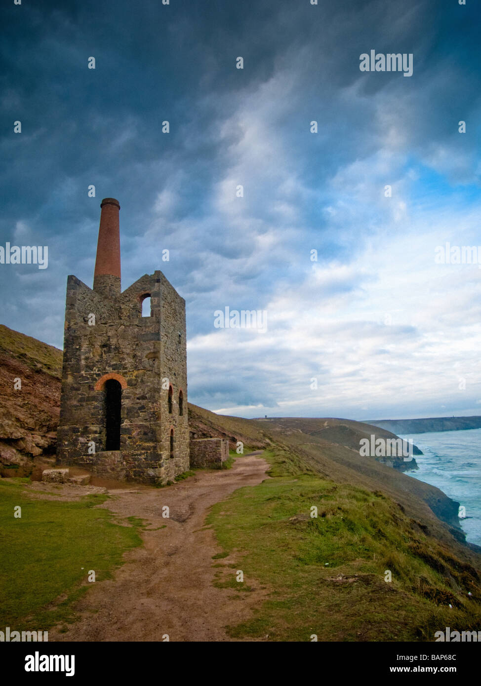 Wheal Coates mine, Chapel Porth Stock Photo - Alamy