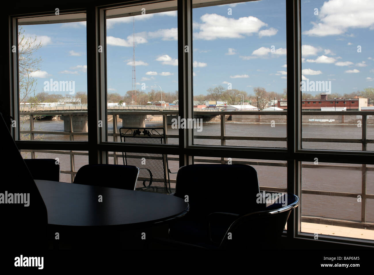 Cedar river bridge hi-res stock photography and images - Alamy