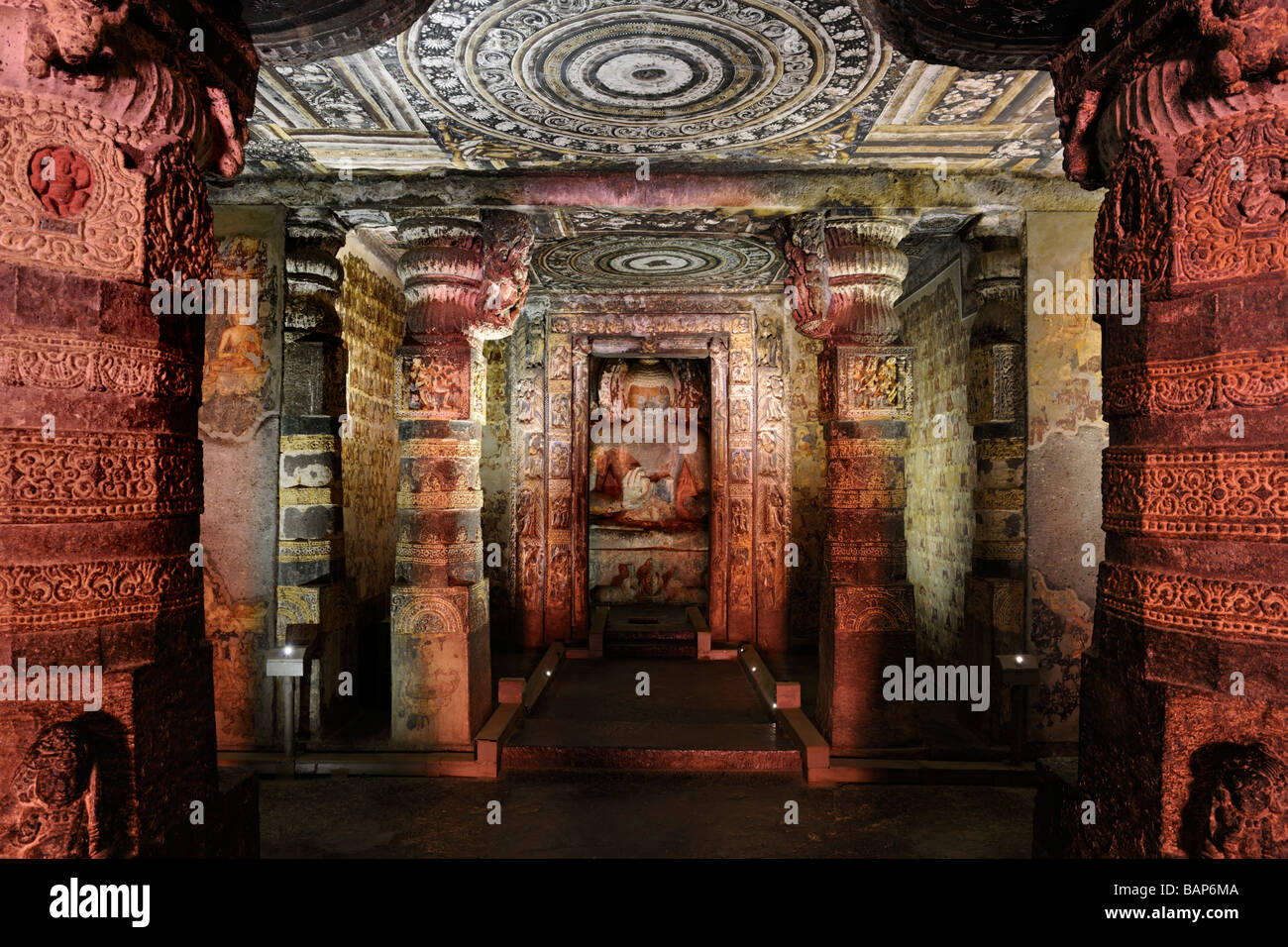 Painting ajanta caves india hi-res stock photography and images - Alamy