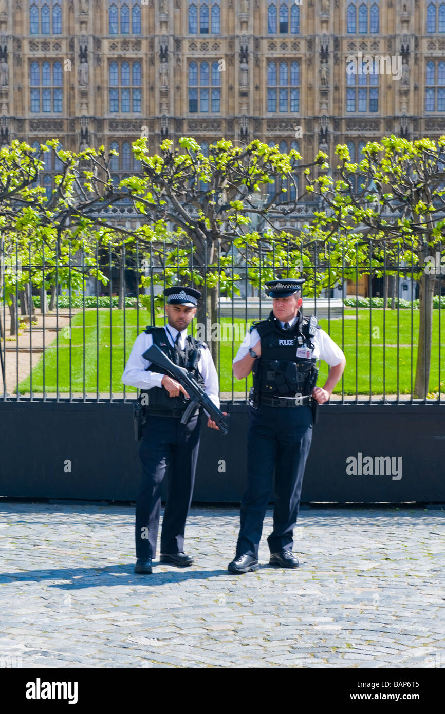 Armed police guard houses parliament hi-res stock photography and ...