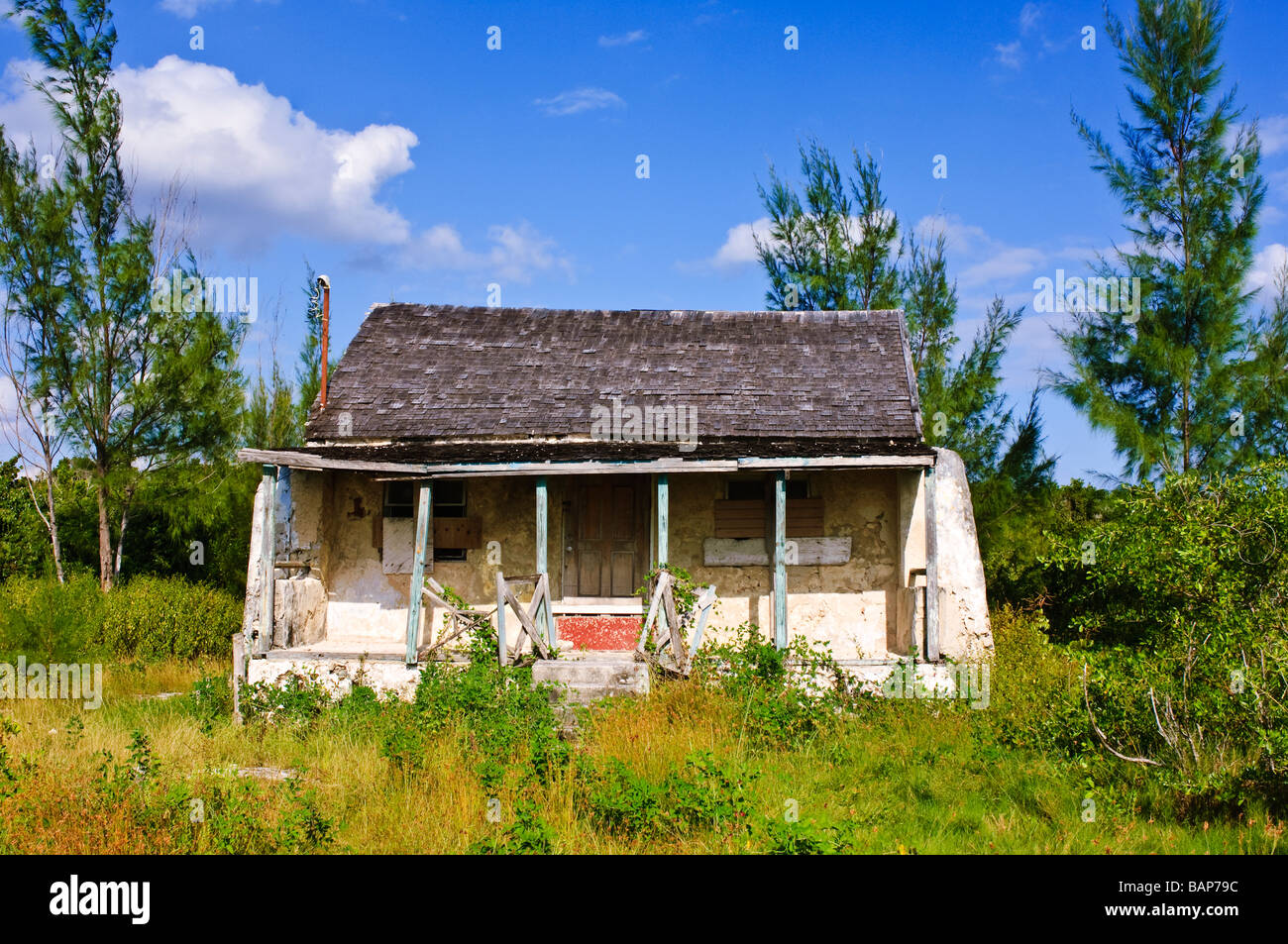 Old house, old bight, Cat Island Bahamas Stock Photo - Alamy