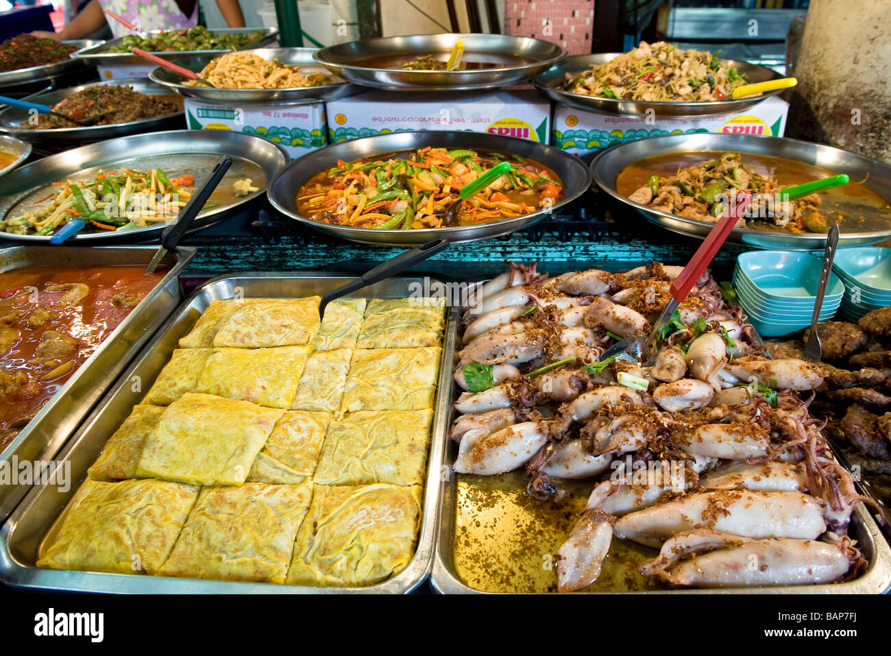 Streetside market hi-res stock photography and images - Alamy