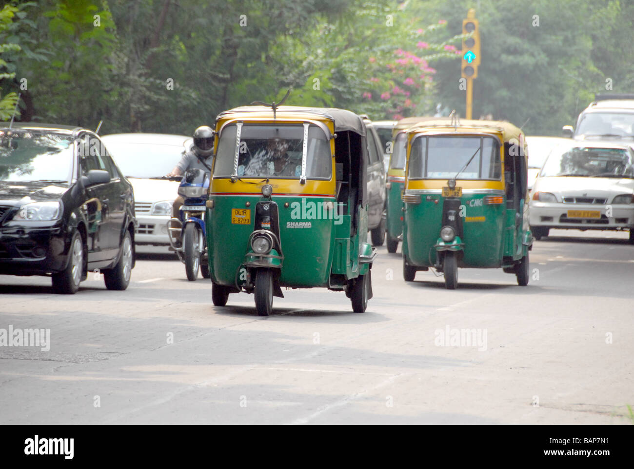 Traffic in delhi hi-res stock photography and images - Alamy
