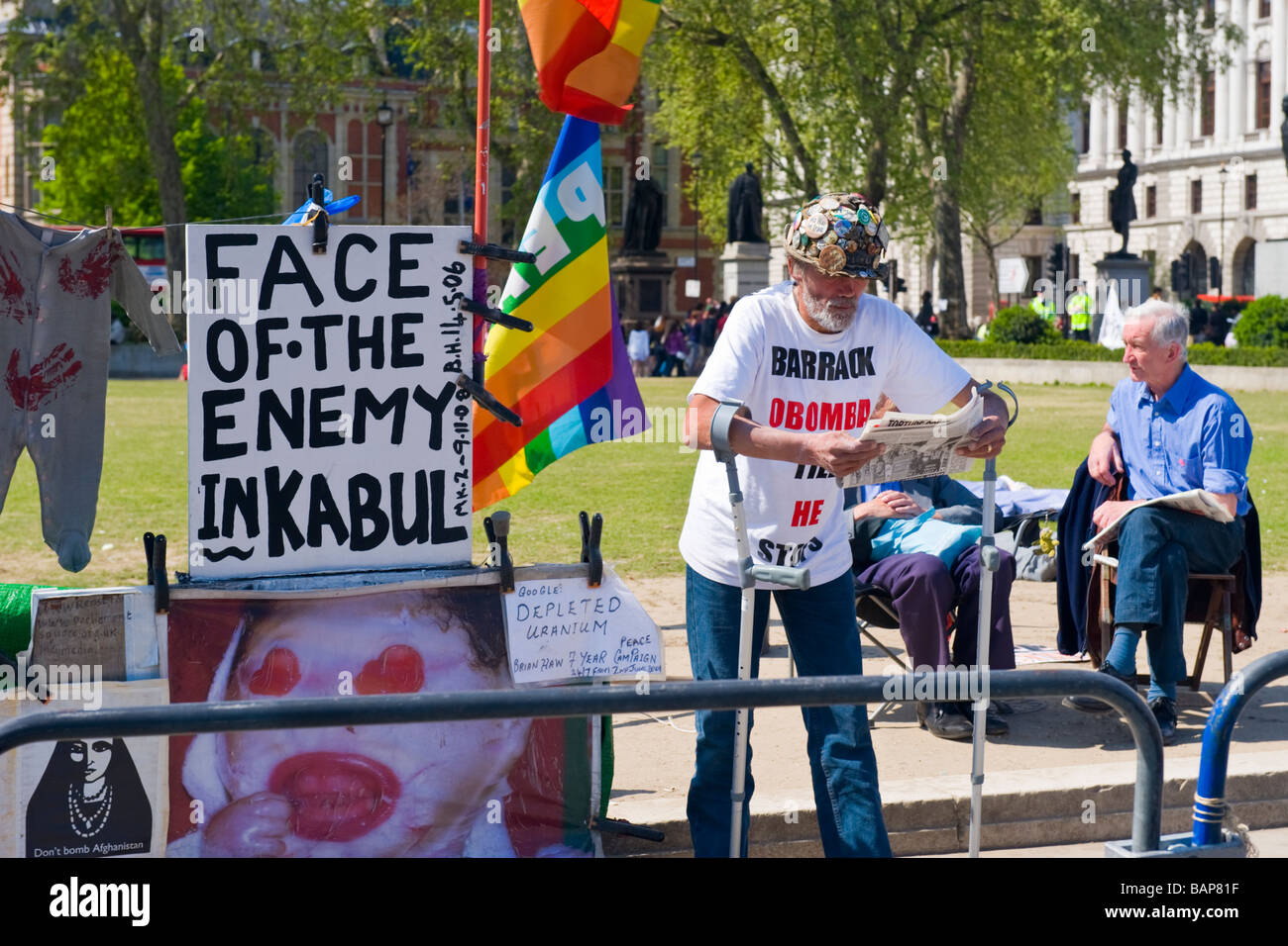Brian haw peace camp parliament hi-res stock photography and images - Alamy