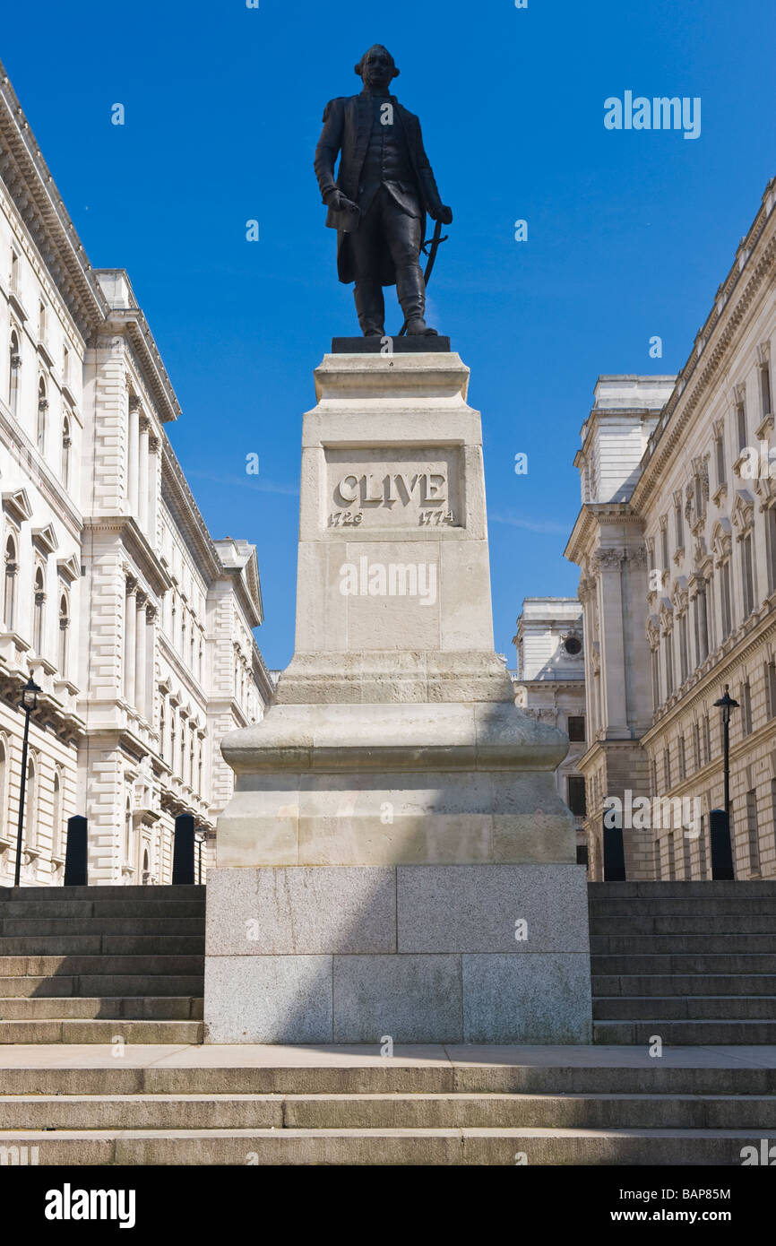 Whitehall , statue of Robert Clive , Clive of India , 1725 - 1774 ...