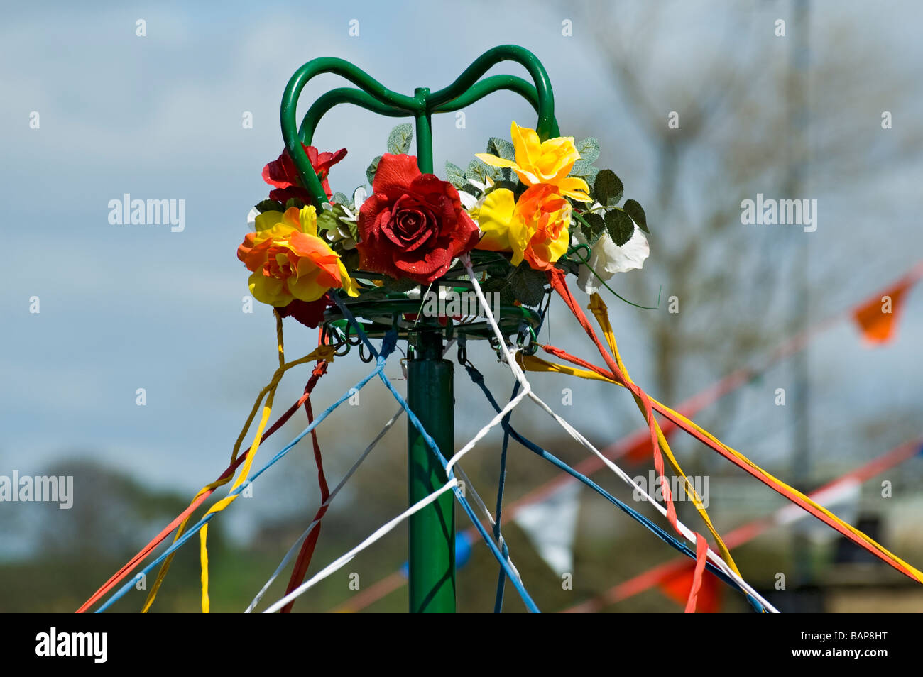 Interwoven ribbons hi-res stock photography and images - Alamy
