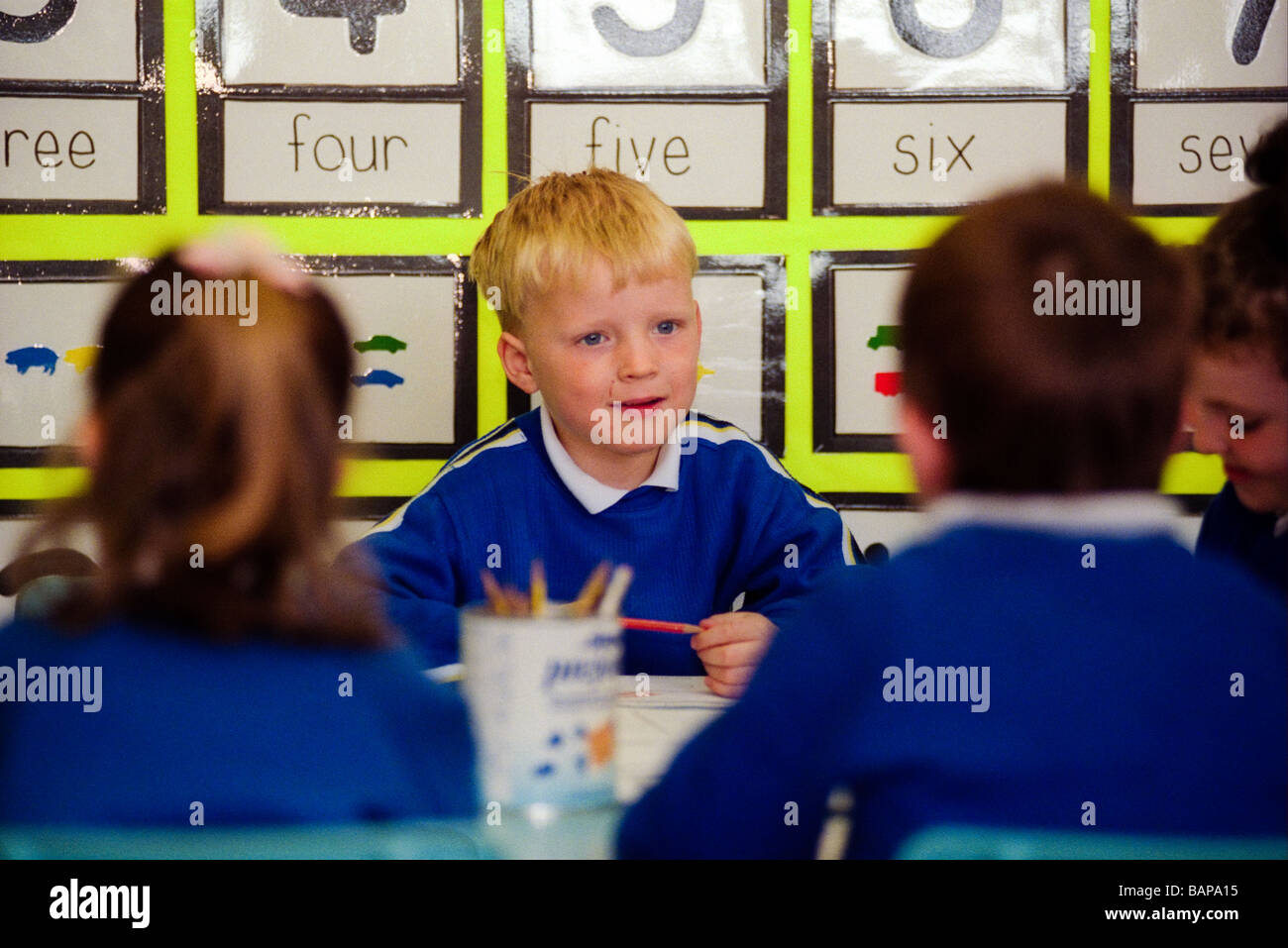 Primary school classroom uk hi-res stock photography and images - Alamy