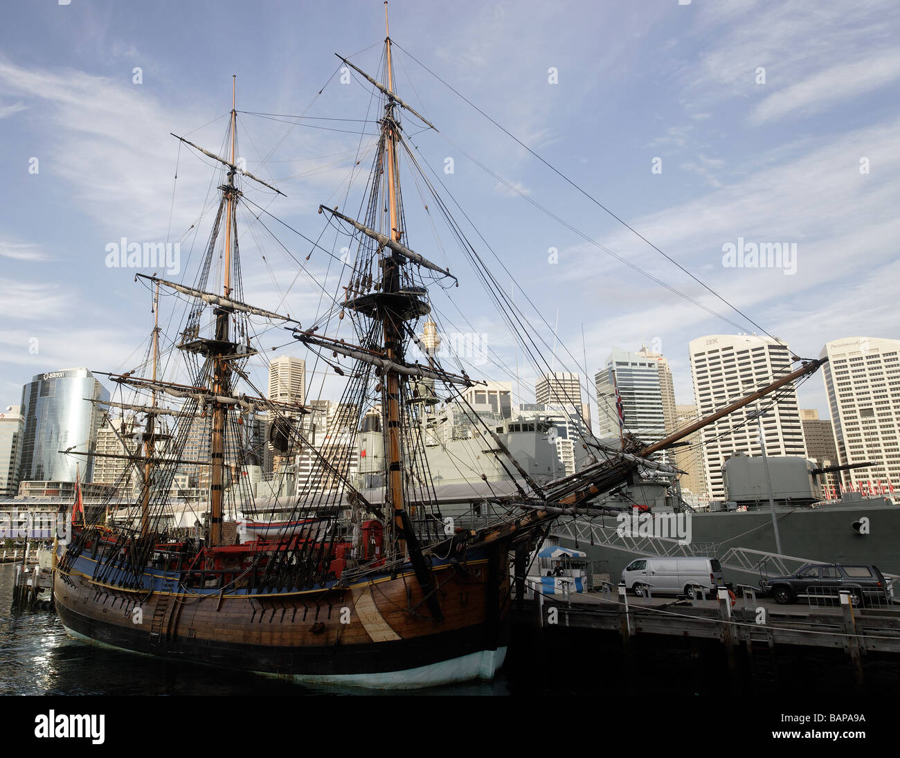 Hms endeavour james cook hi-res stock photography and images - Alamy