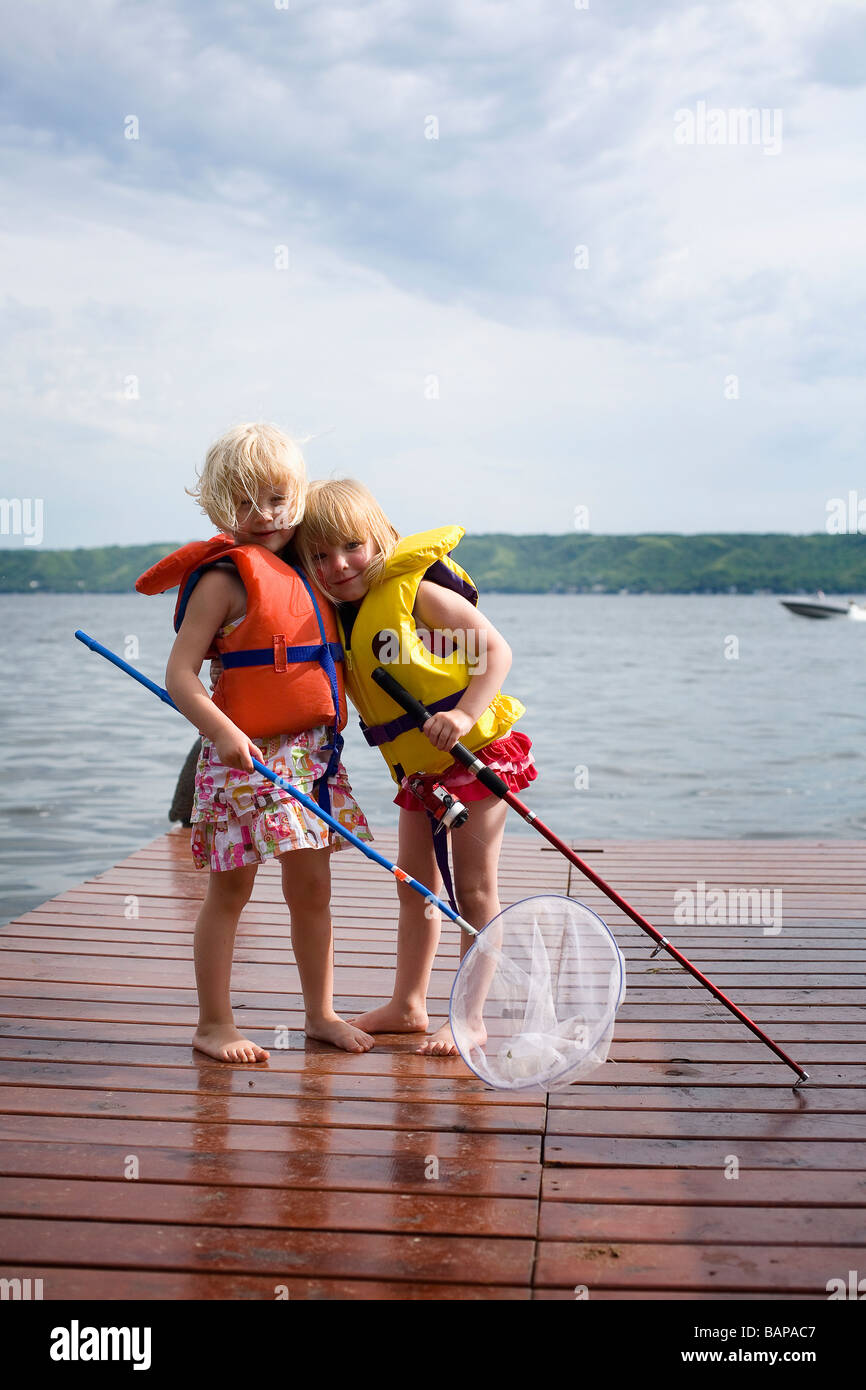 Girls wearing lifejackets High Resolution Stock Photography and Images ...