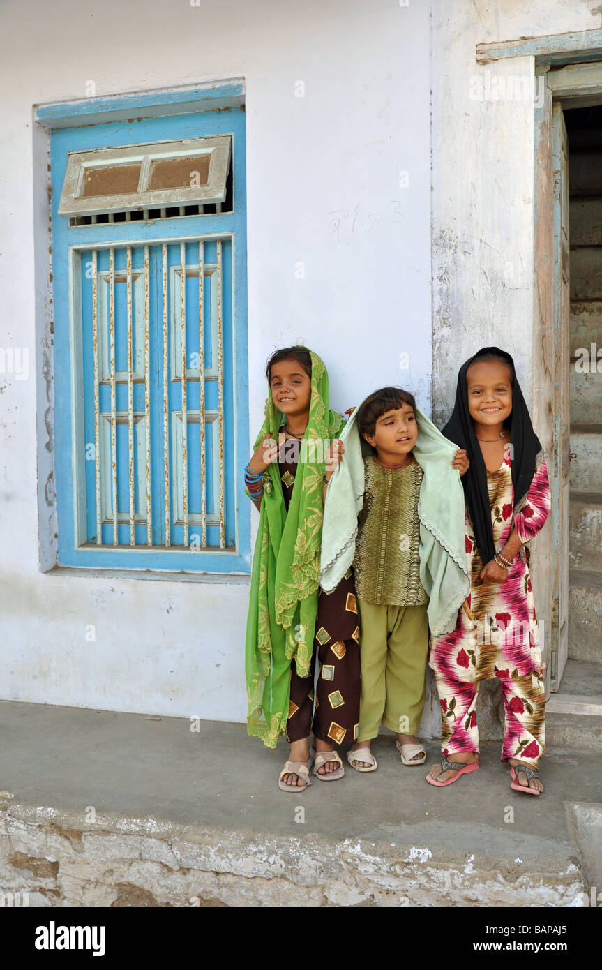 Children of gujarat hi-res stock photography and images - Alamy