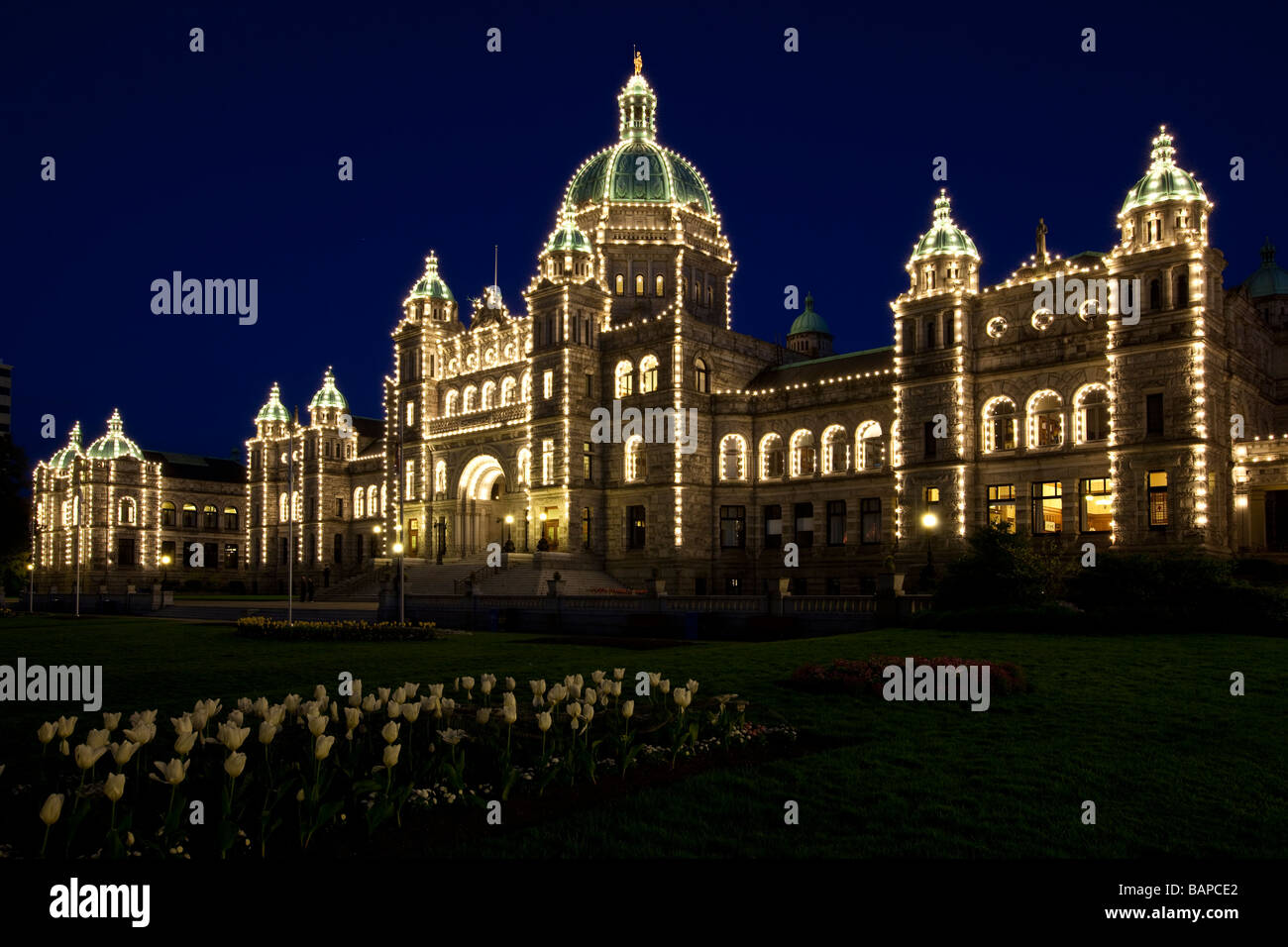 Victoria parliament building at night hi-res stock photography and ...