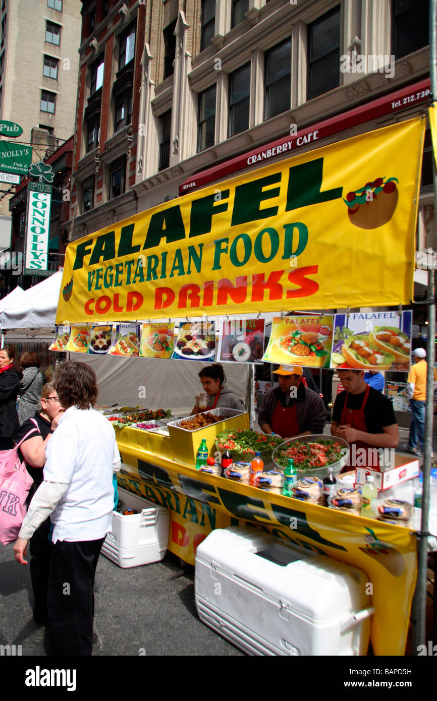 Street stall new york hi-res stock photography and images - Alamy