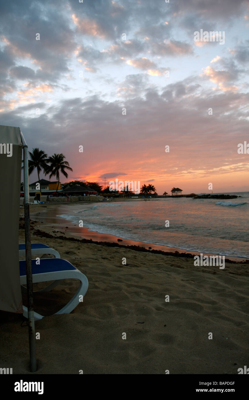 Jamaica beach sunset hi-res stock photography and images - Alamy