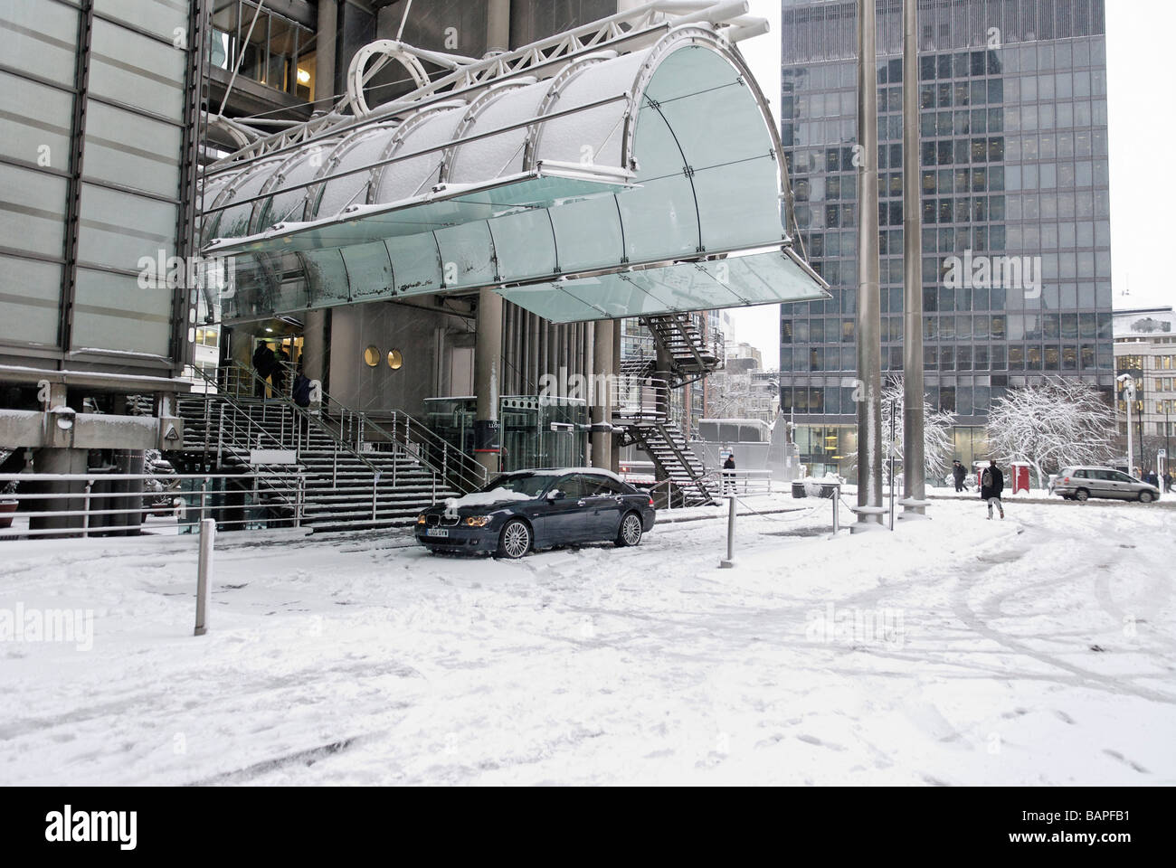 London exterior snow winter hi-res stock photography and images - Alamy