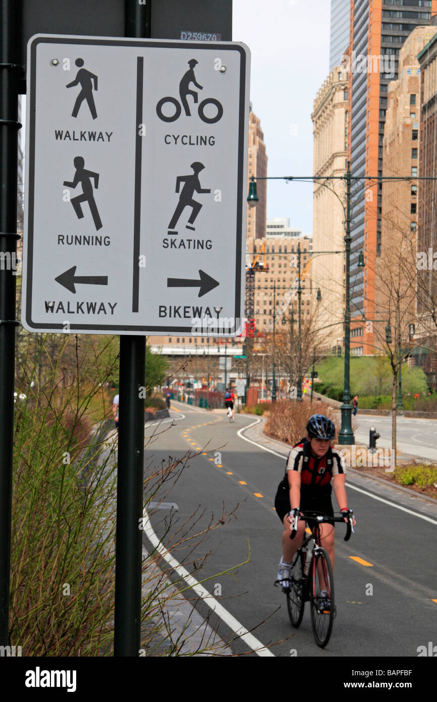 Cyclist and pedestrian sign hi-res stock photography and images - Alamy
