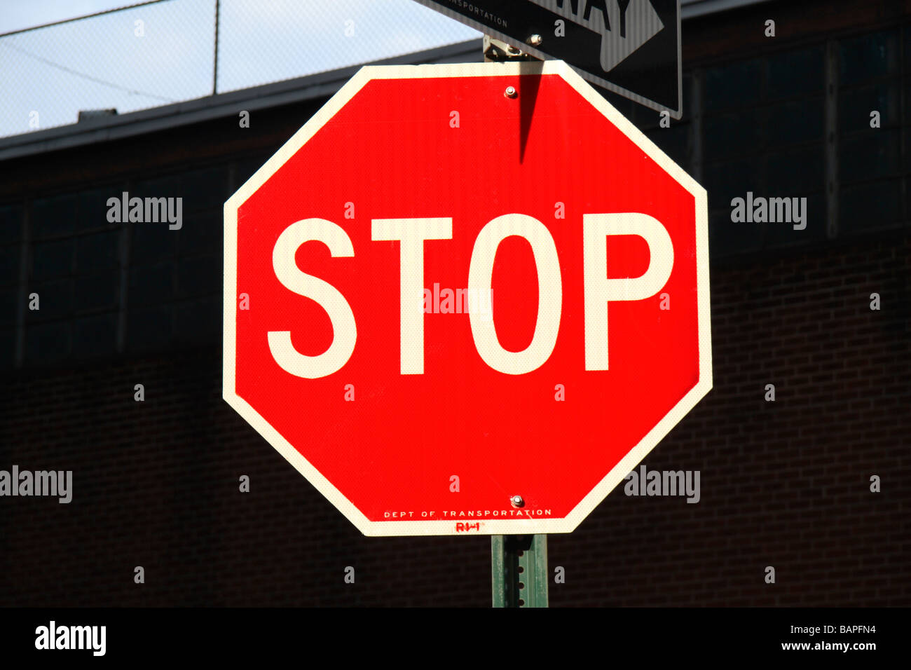 Stop sign in new york hi-res stock photography and images - Alamy
