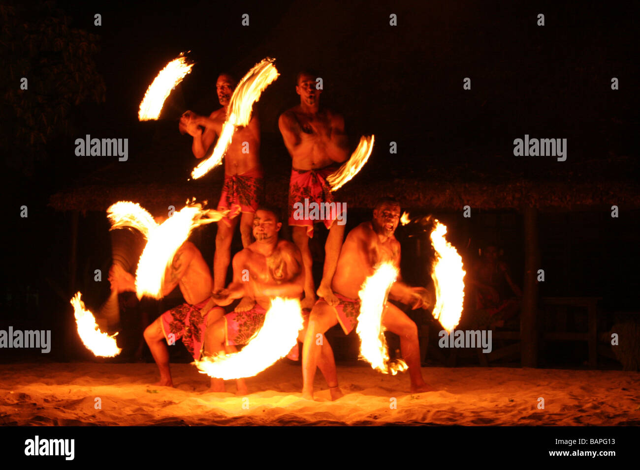 Traditional Fijian fire dancing Stock Photo - Alamy