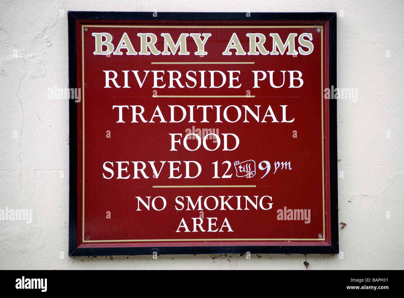 Traditional pub signs hi-res stock photography and images - Alamy