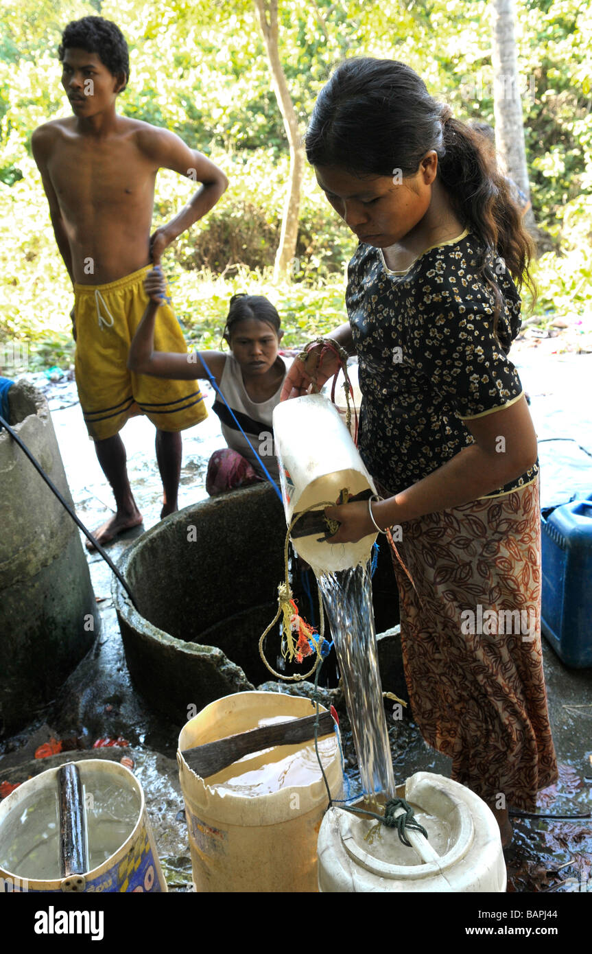 Ladling ladle High Resolution Stock Photography and Images - Alamy