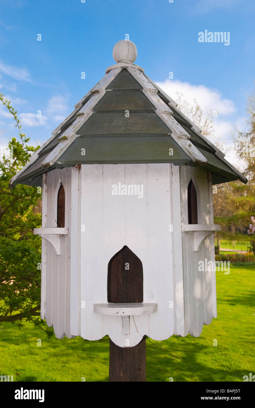 Dove cott hi-res stock photography and images - Alamy