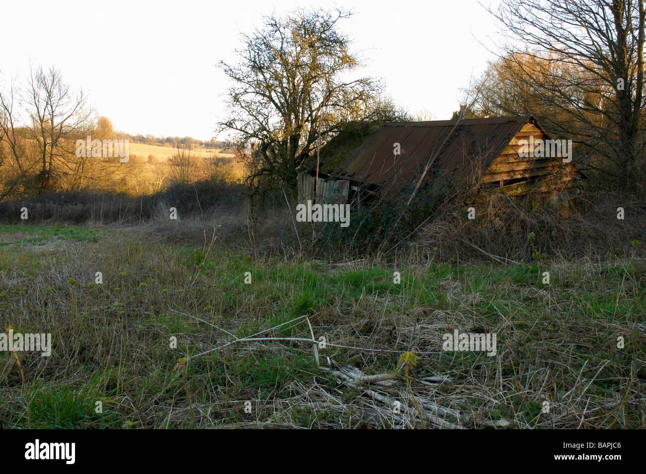 Run down barn hi-res stock photography and images - Alamy