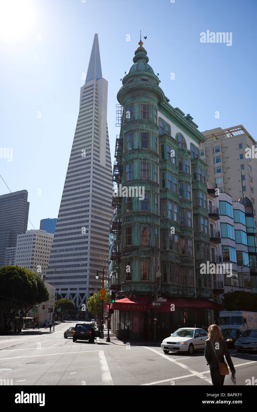 Pyramid building hi-res stock photography and images - Alamy