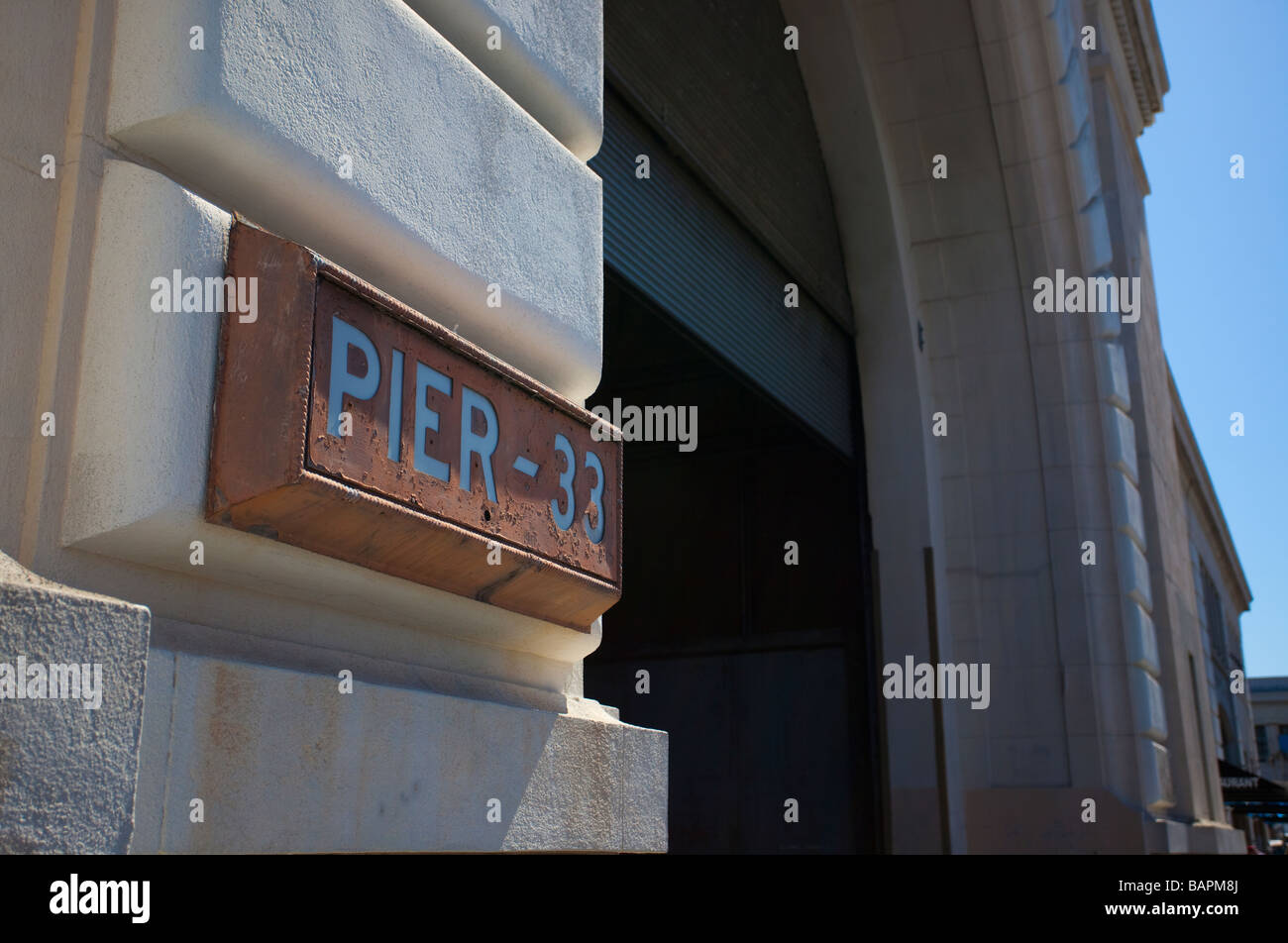 Pier 33 sign hi-res stock photography and images - Alamy