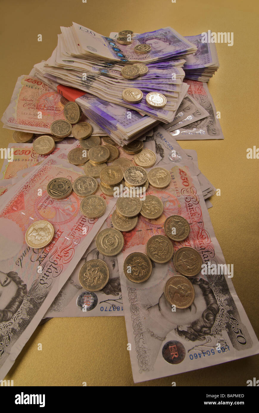 British paper and coin currency Stock Photo - Alamy