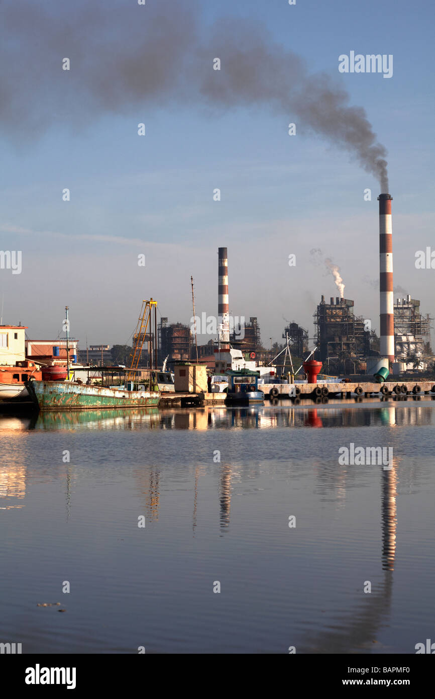 Caribbean water pollution factory hi-res stock photography and images ...