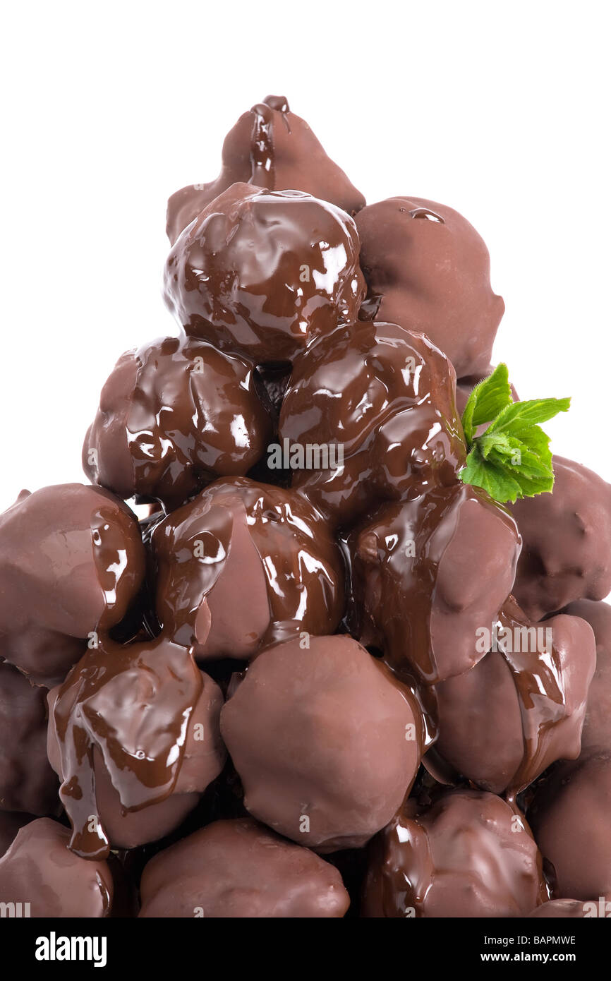 Pyramid of chocolate coated profiteroles Stock Photo - Alamy