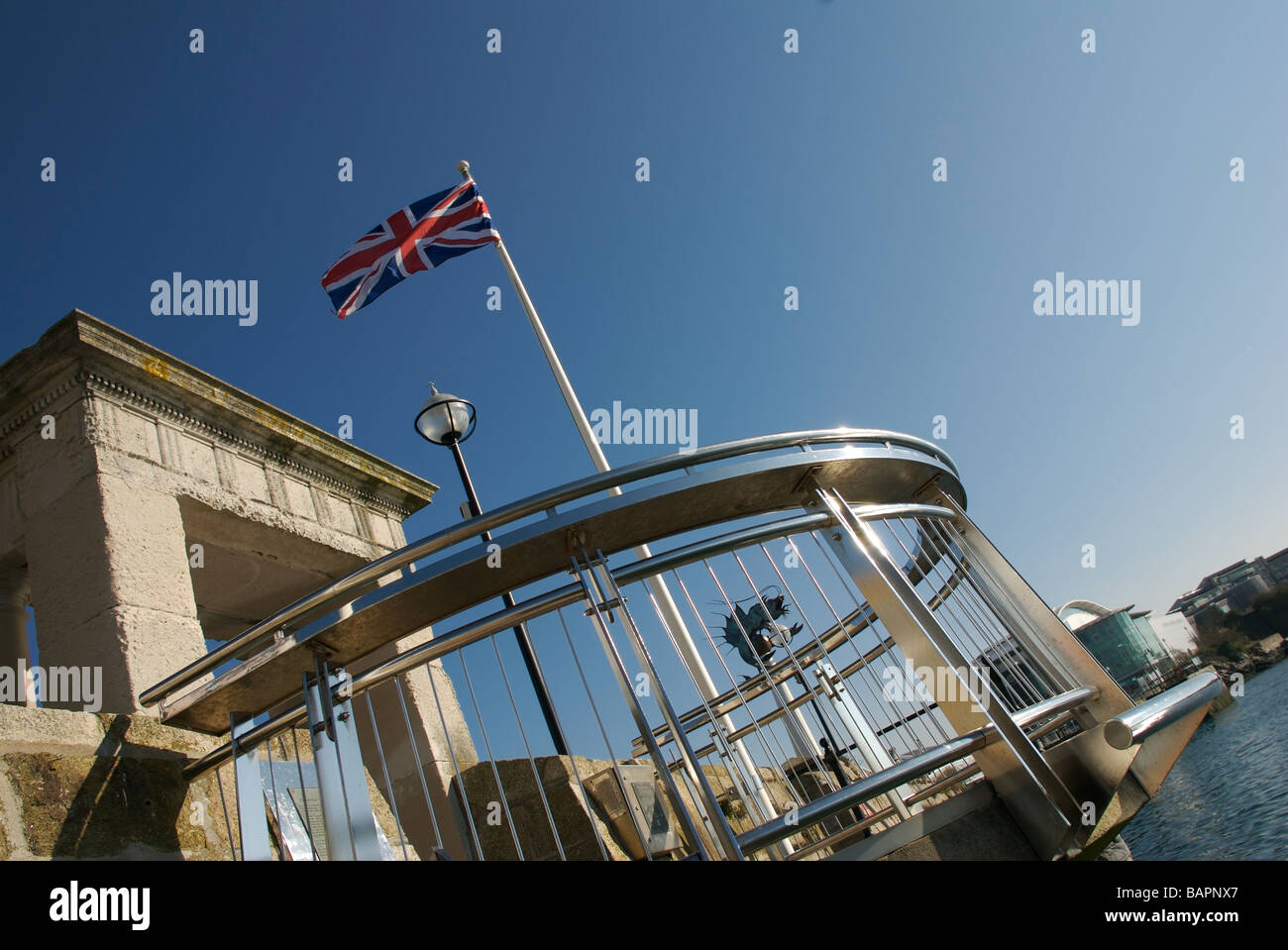 Mayflower Steps and Union Jack flag, Barbican, Plymouth, Devon, UK ...