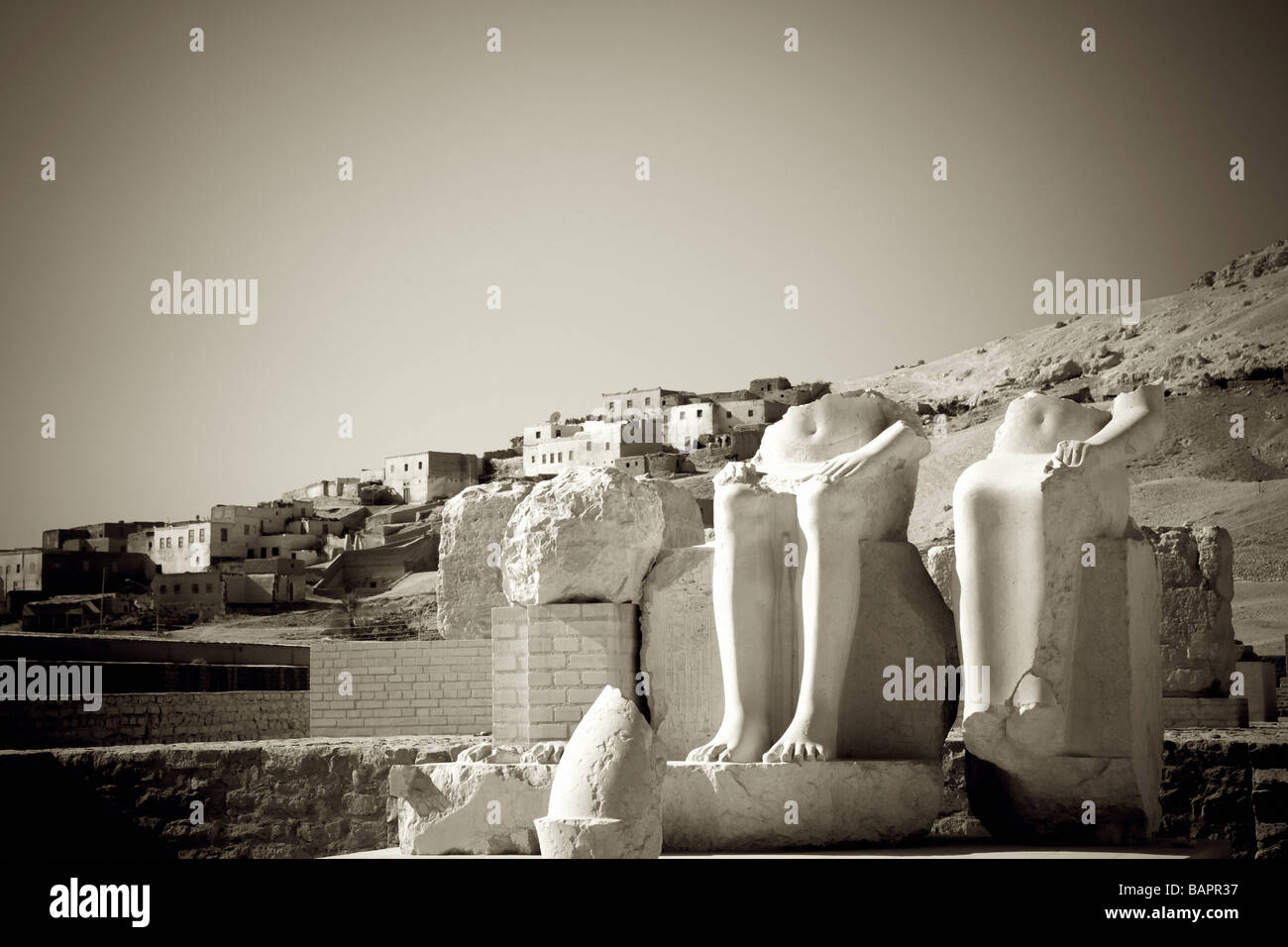 Broken sculpture glow hi-res stock photography and images - Alamy