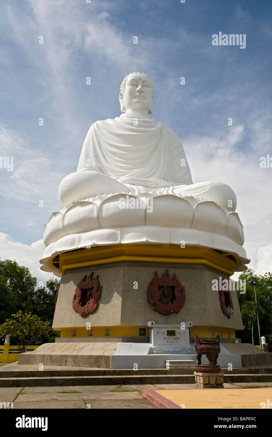 Long an temple hi-res stock photography and images - Alamy