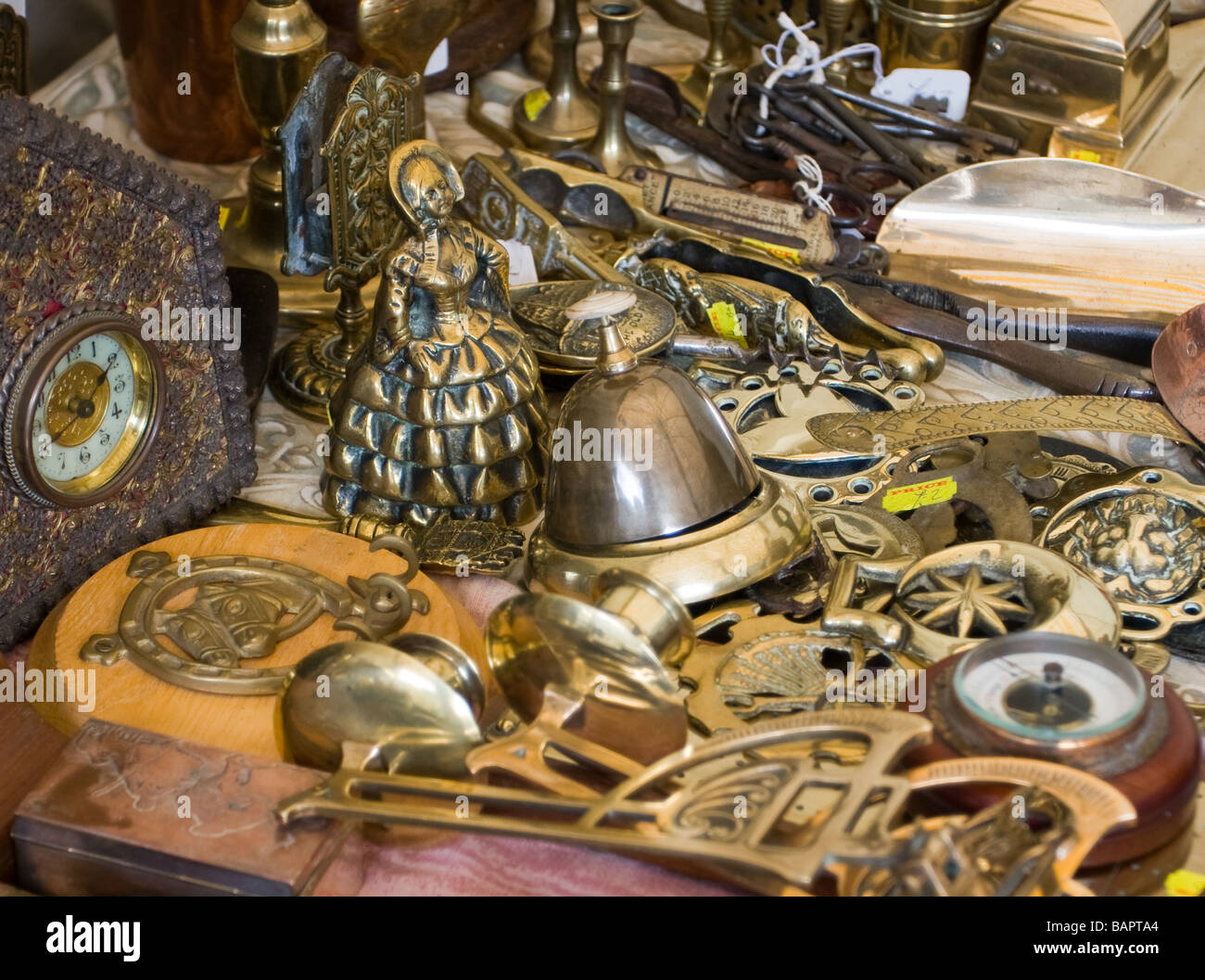 Brassware hi-res stock photography and images - Alamy