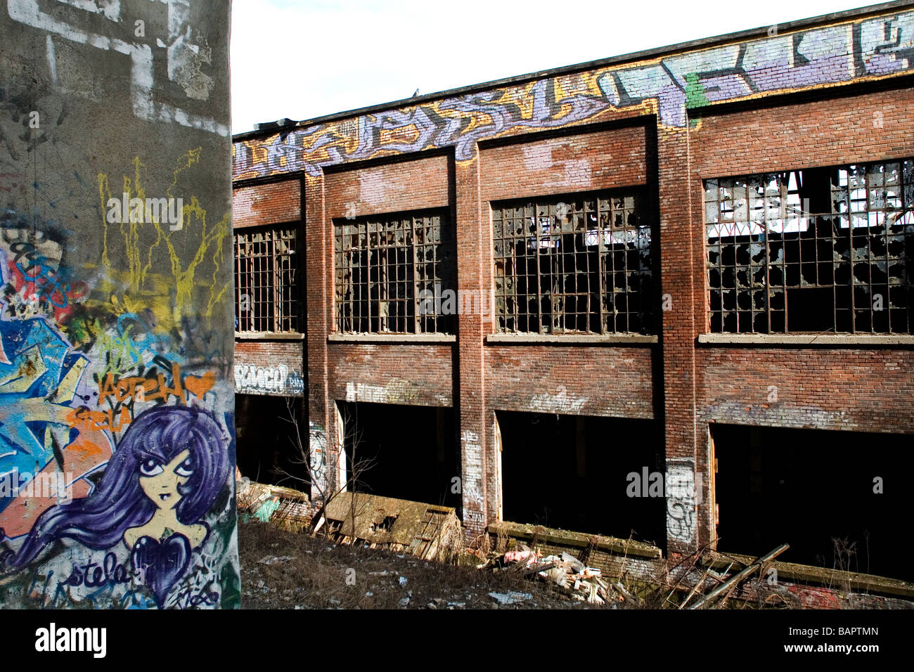 Montreal Graffiti Architecture High Resolution Stock Photography and ...