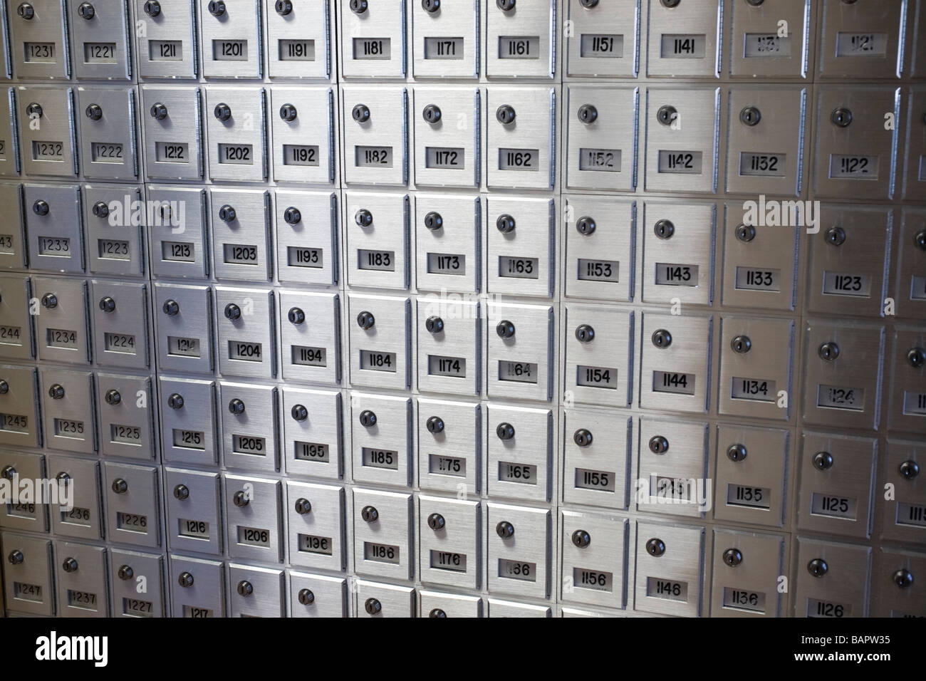 Ups boxes hi-res stock photography and images - Alamy