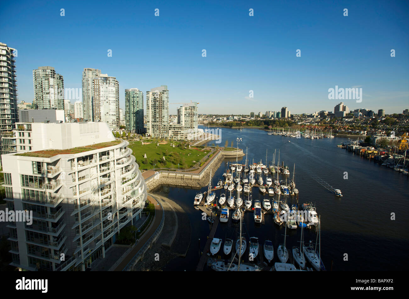 Vancouver marina hi-res stock photography and images - Alamy