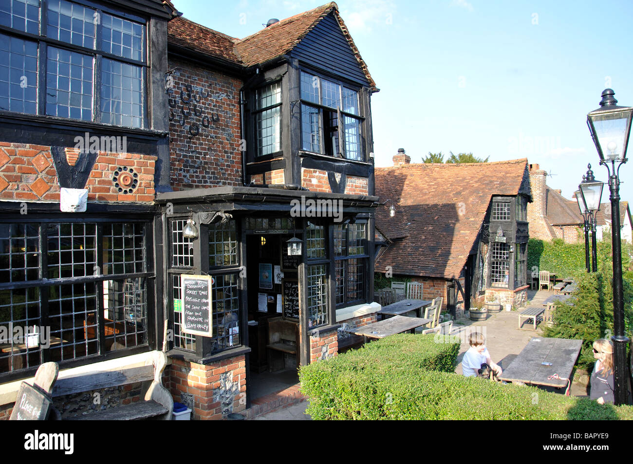 'The Royal Standard of England' pub, Forty Green, Beaconsfield Stock ...