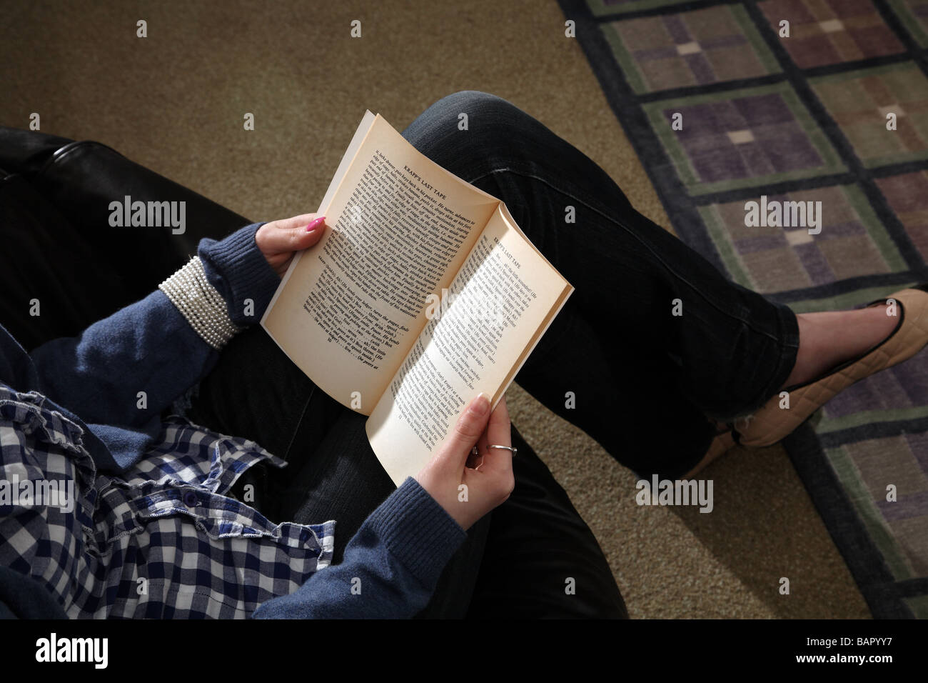 Anonymous teenage girl hi-res stock photography and images - Alamy