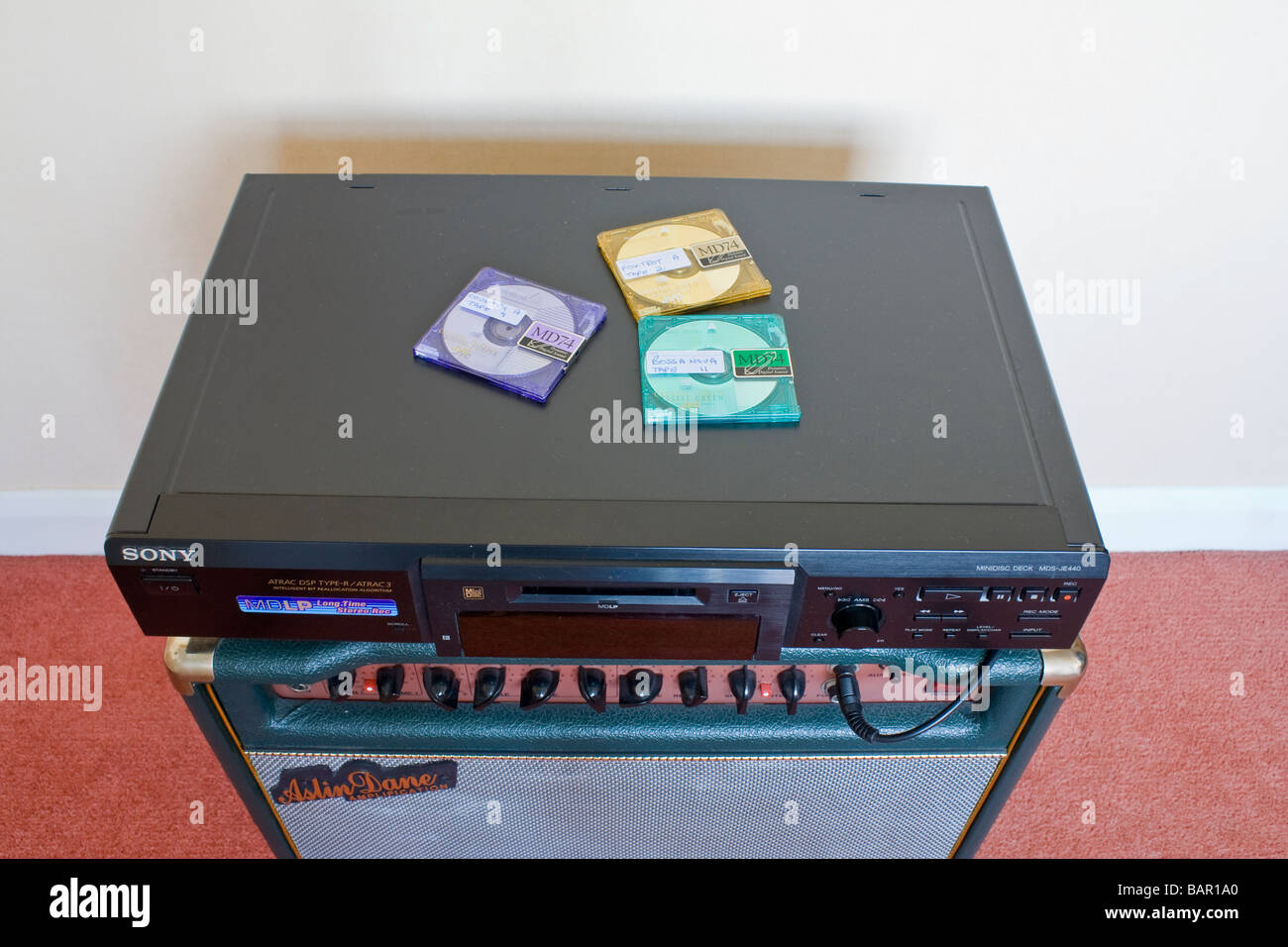Mini disc player hi-res stock photography and images - Alamy