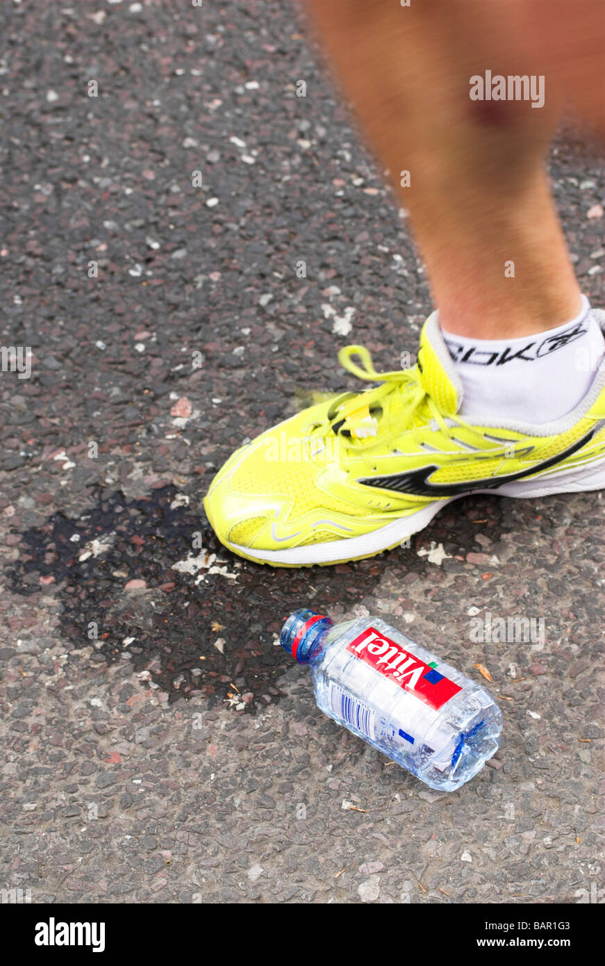 Plastic bottles water marathon race hi-res stock photography and images ...