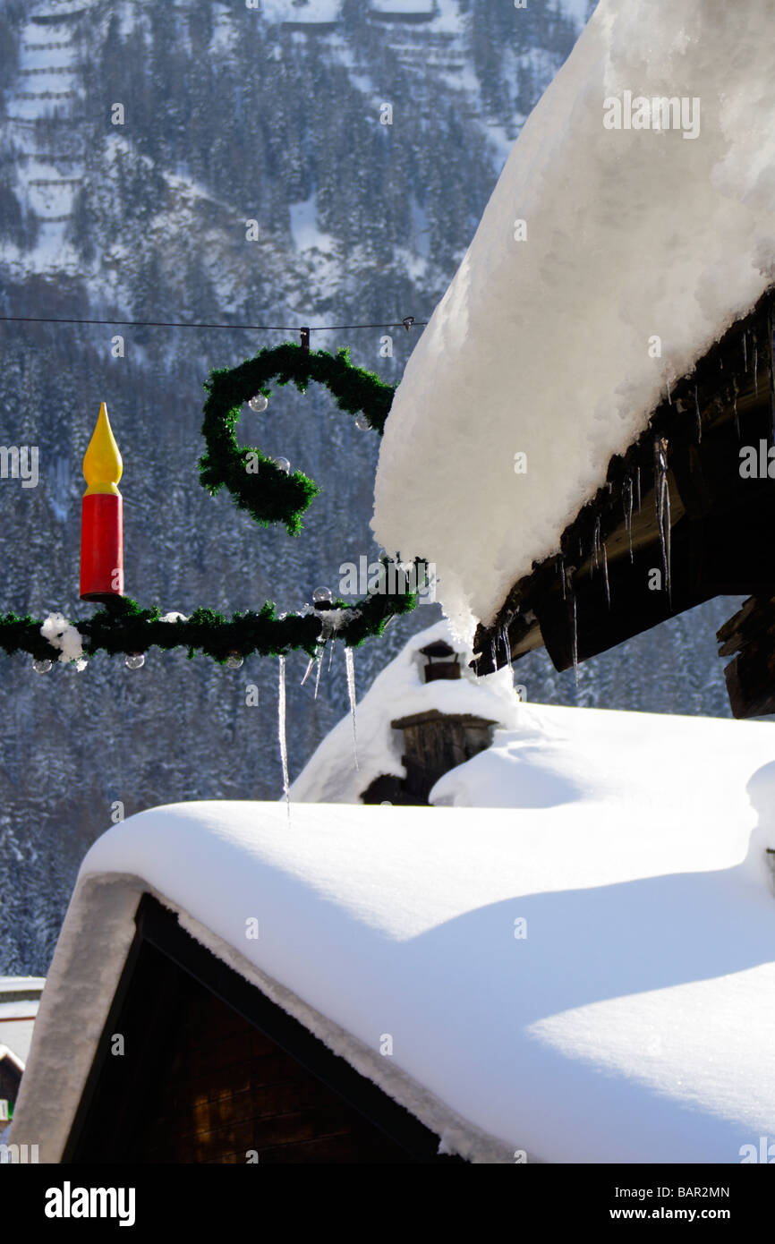 Swiss chalet decorations hi-res stock photography and images - Alamy