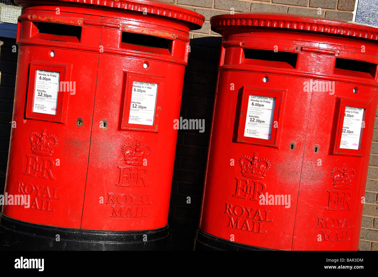 Royal mail post boxes hi-res stock photography and images - Alamy